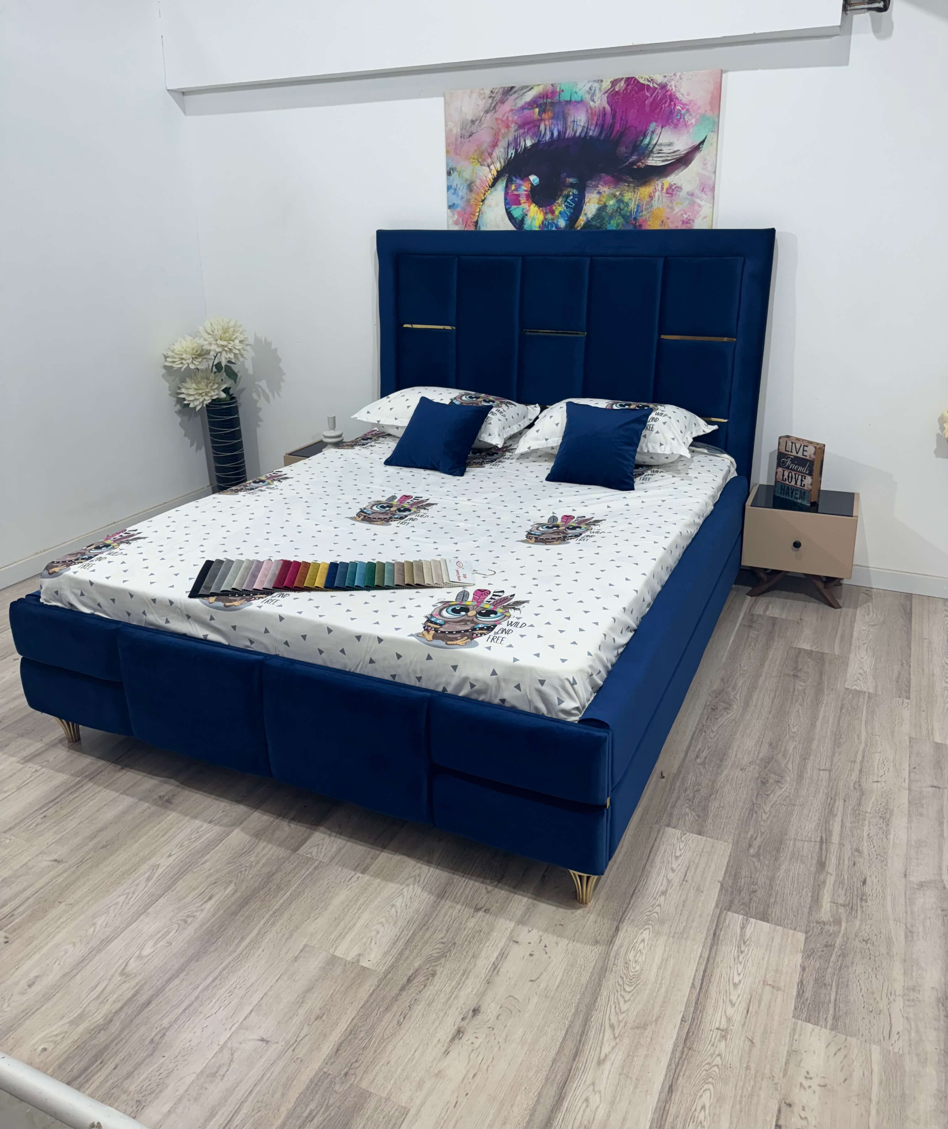 Pat 160 x 200 cm, ladă, somieră metalică și tăblie înaltă